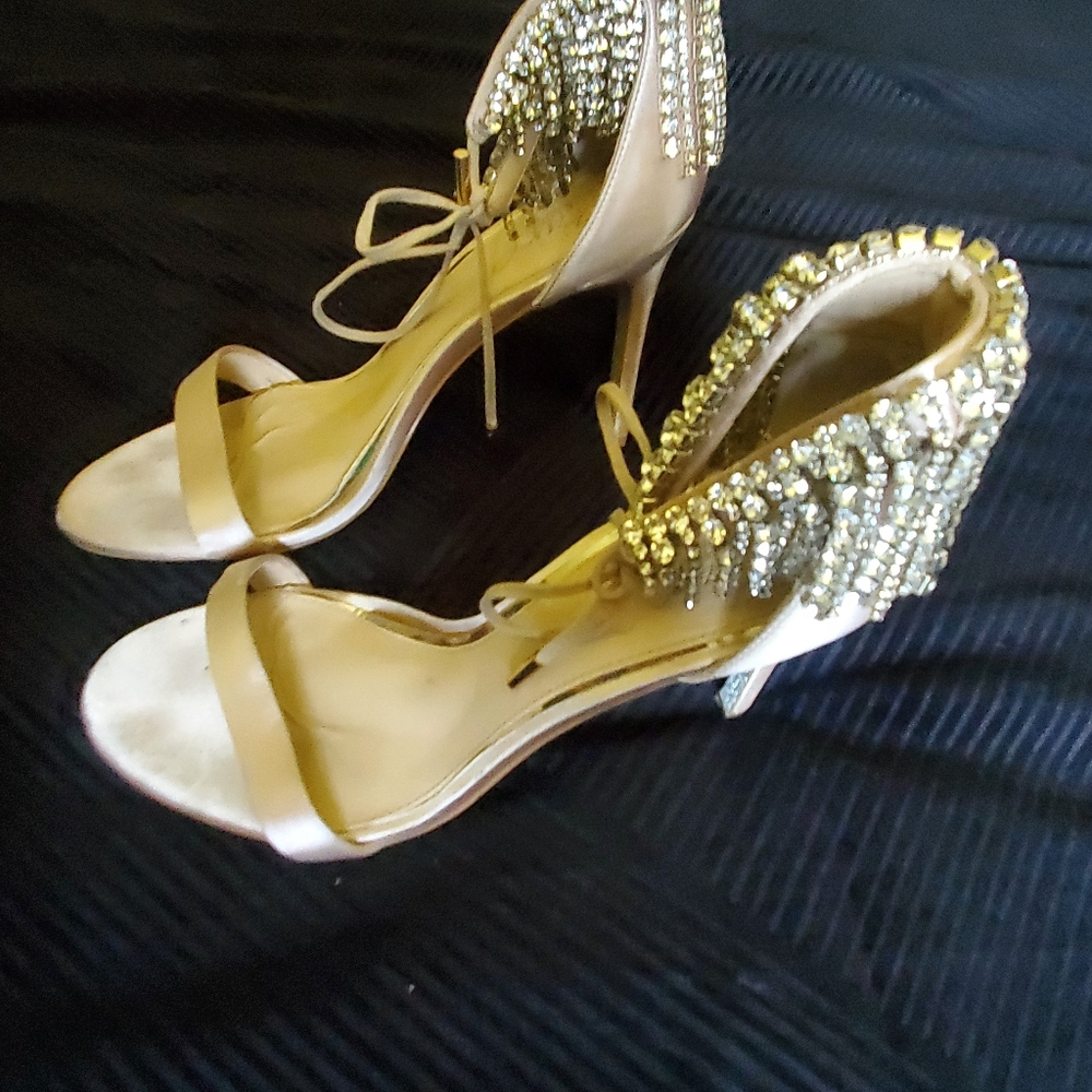 Jewel Badgley Mischka Cream High Heels - Gem